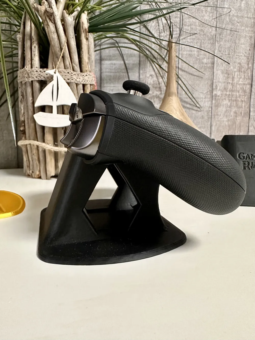 Xbox Elite Series 2 Controller Stand (X-Box) Remixed by holonda3d ...