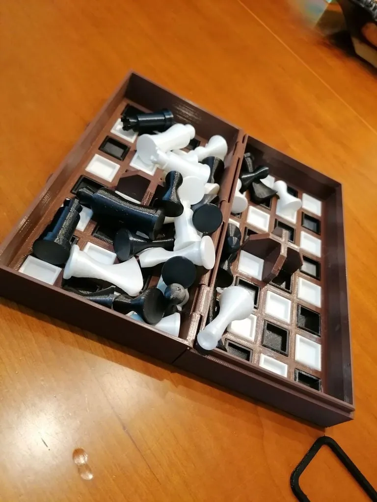 Portable Chess Board with Pieces by ruimach - MakerWorld