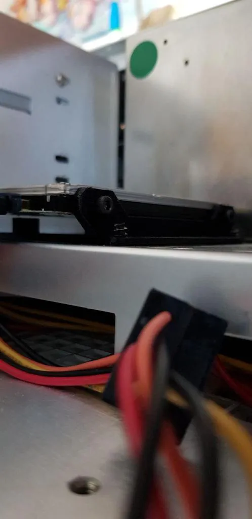 2.5" HDD to 80mm Fan by RiNax_ - MakerWorld
