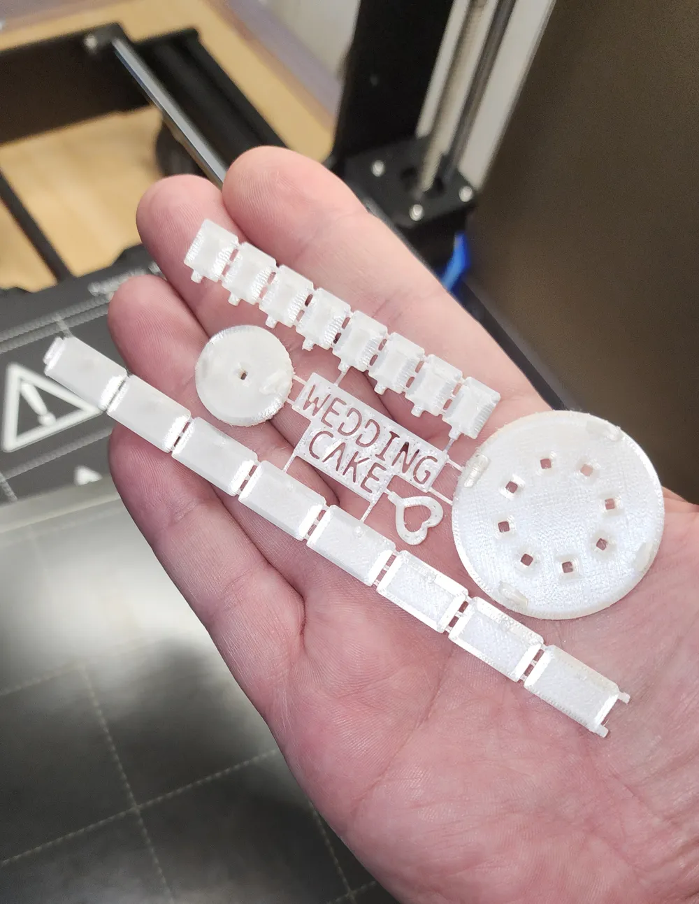 Build-your-own Mini Wedding Cake kit card by Triple G Workshop - MakerWorld