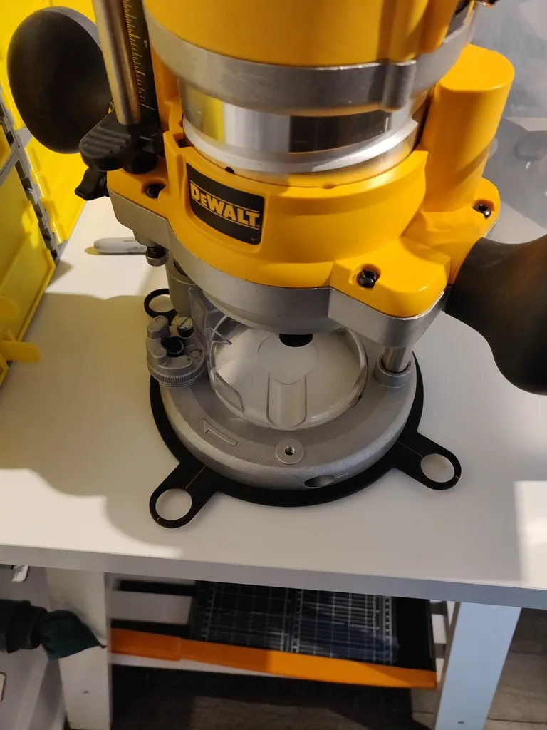 Router Base for Dewalt DW618 Remixed by Marc Elbichon - MakerWorld