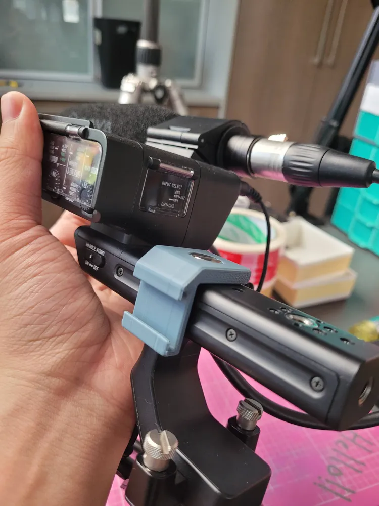 90° Cold Shoe Mount for the Sony FX3/FX30 XLR Handle by leoax19980 ...