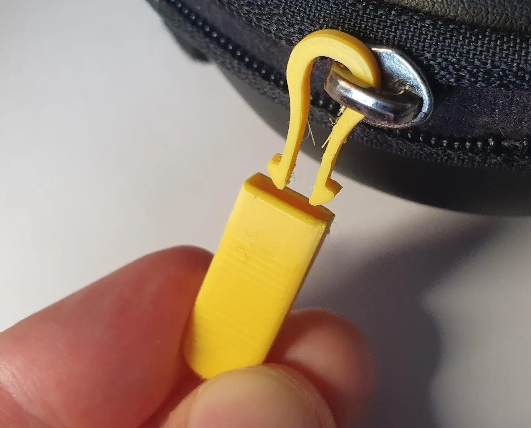 Zip Toggle (V2) by ByteSlinger MakerWorld: Download Free 3D Models