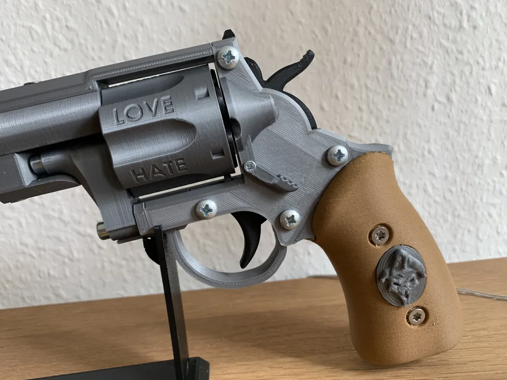 Joker Revolver by Henne the Harlekin - MakerWorld