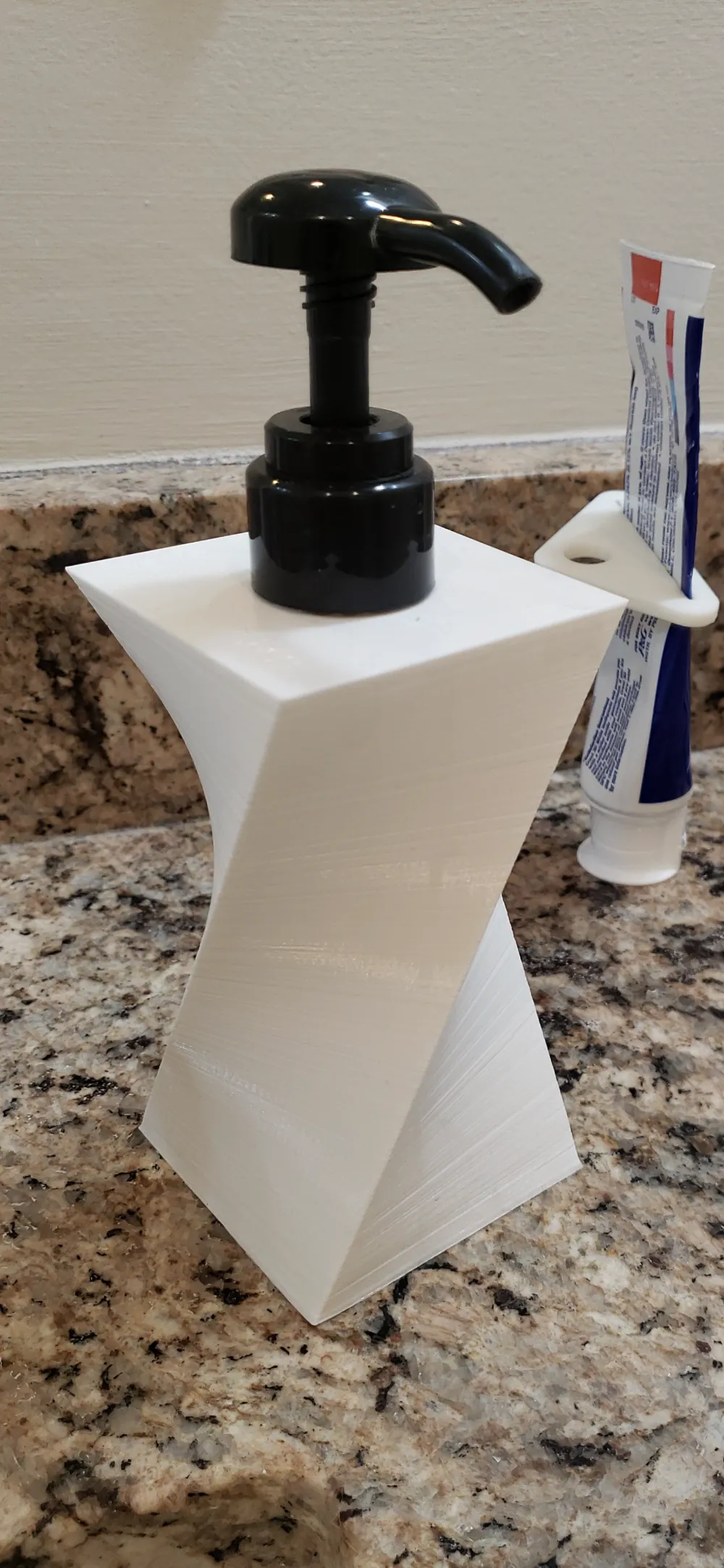 Twisted Soap Dispenser (Threadless) by TurtleTech Creations - MakerWorld