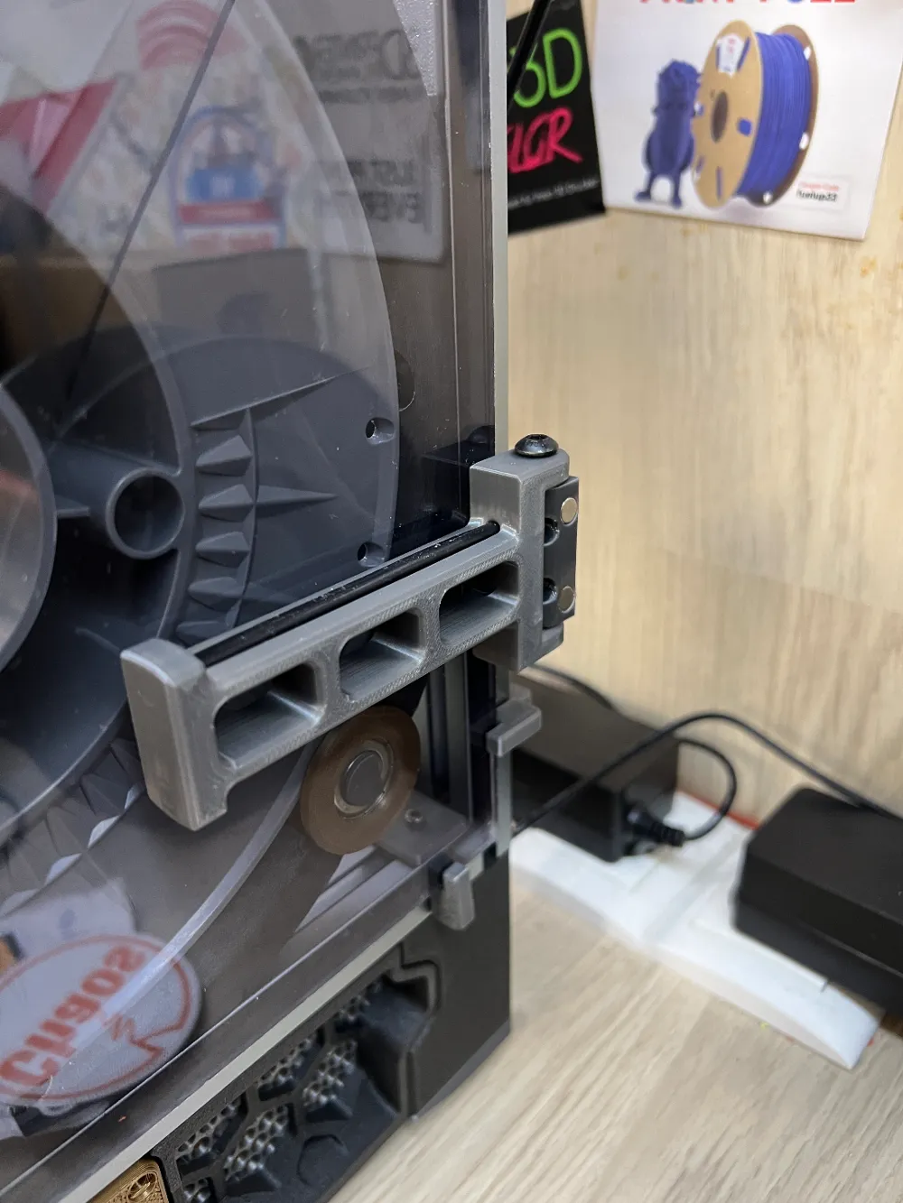 Retractable filament holde (Voron) by Chaosdrucker - MakerWorld