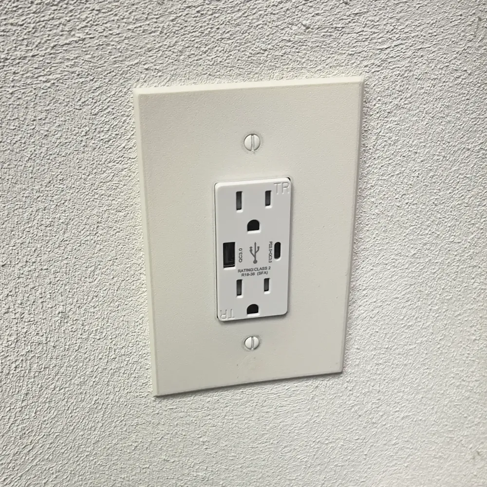 Oversized Decora Wallplate by philecker - MakerWorld