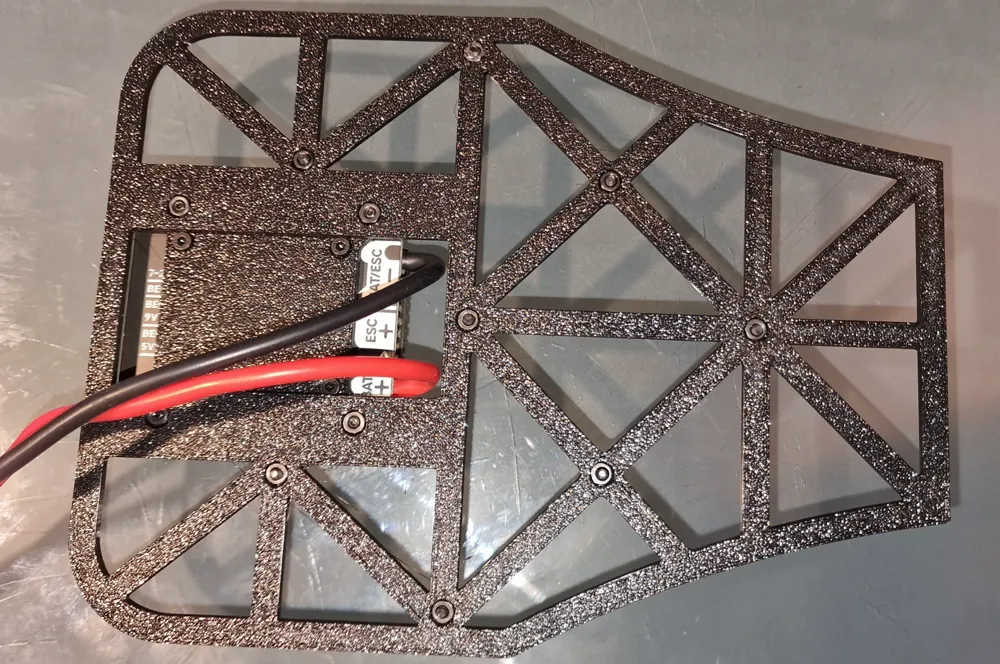 AtomRC Dolphin base plate Remixed by l.bastyr - MakerWorld