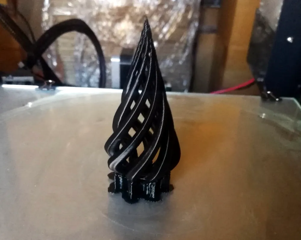 Christmas tree twisted ornament by NormakeR - MakerWorld