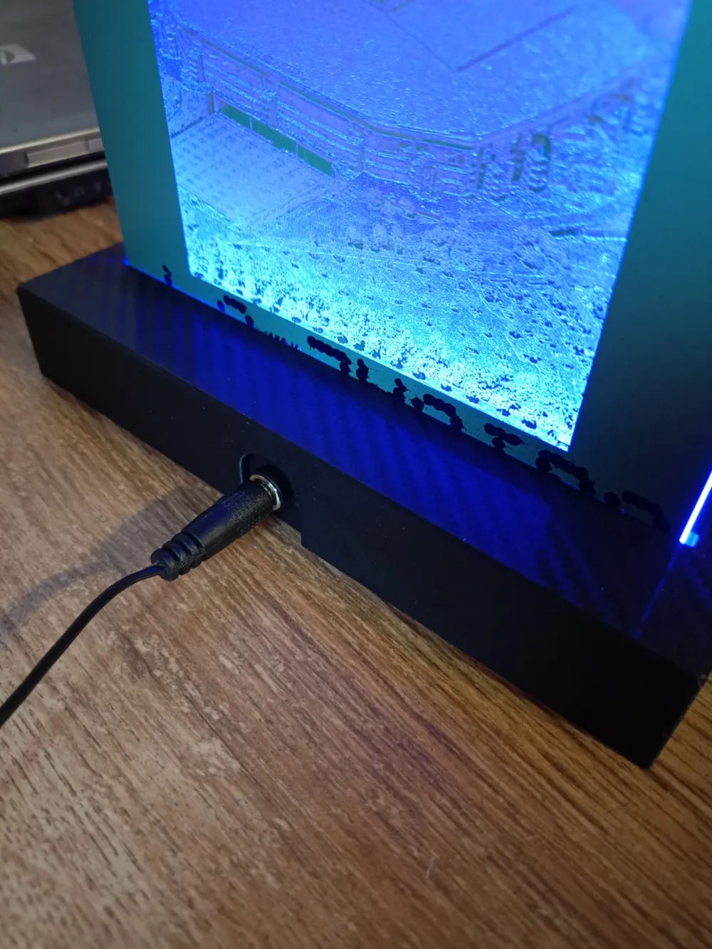 Leuchtständer für gravierte Scheiben/Spiegel by AndyS1957 - MakerWorld