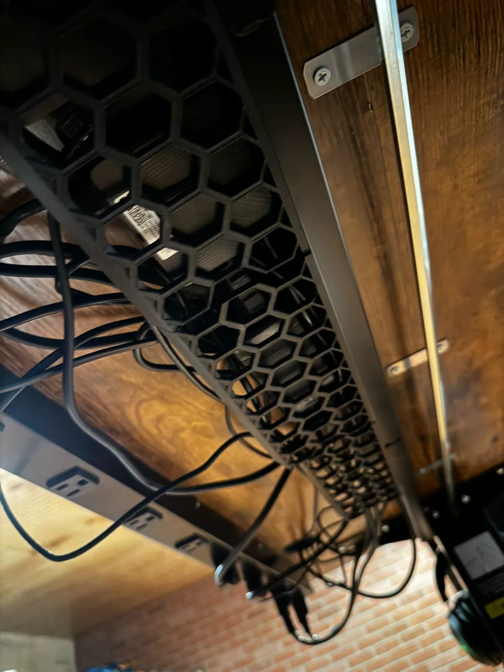 under desk cable organizer rack by Notorio3d - MakerWorld