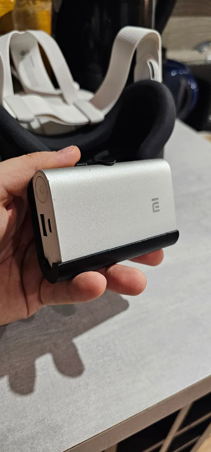 Oculus Meta Quest 3 Xiaomi powerbank adapter by Emashi - MakerWorld