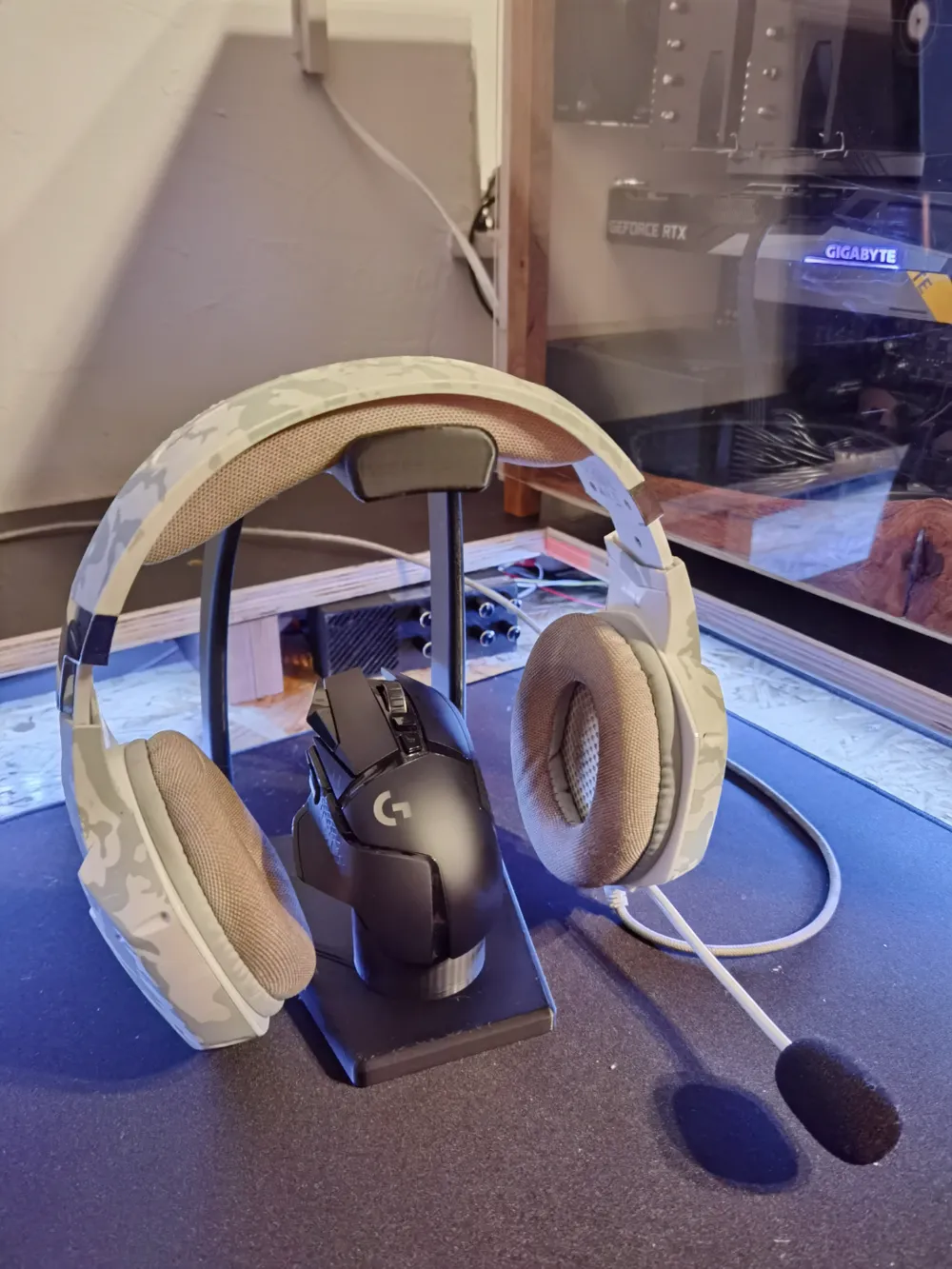 Headset stand with integrated charging station for Logitech mice by ...