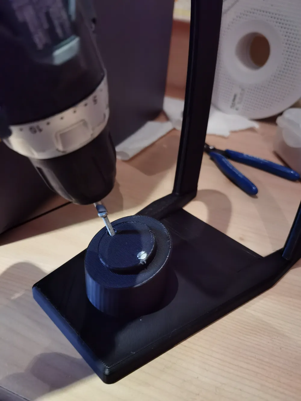 Headset stand with integrated charging station for Logitech mice by ...
