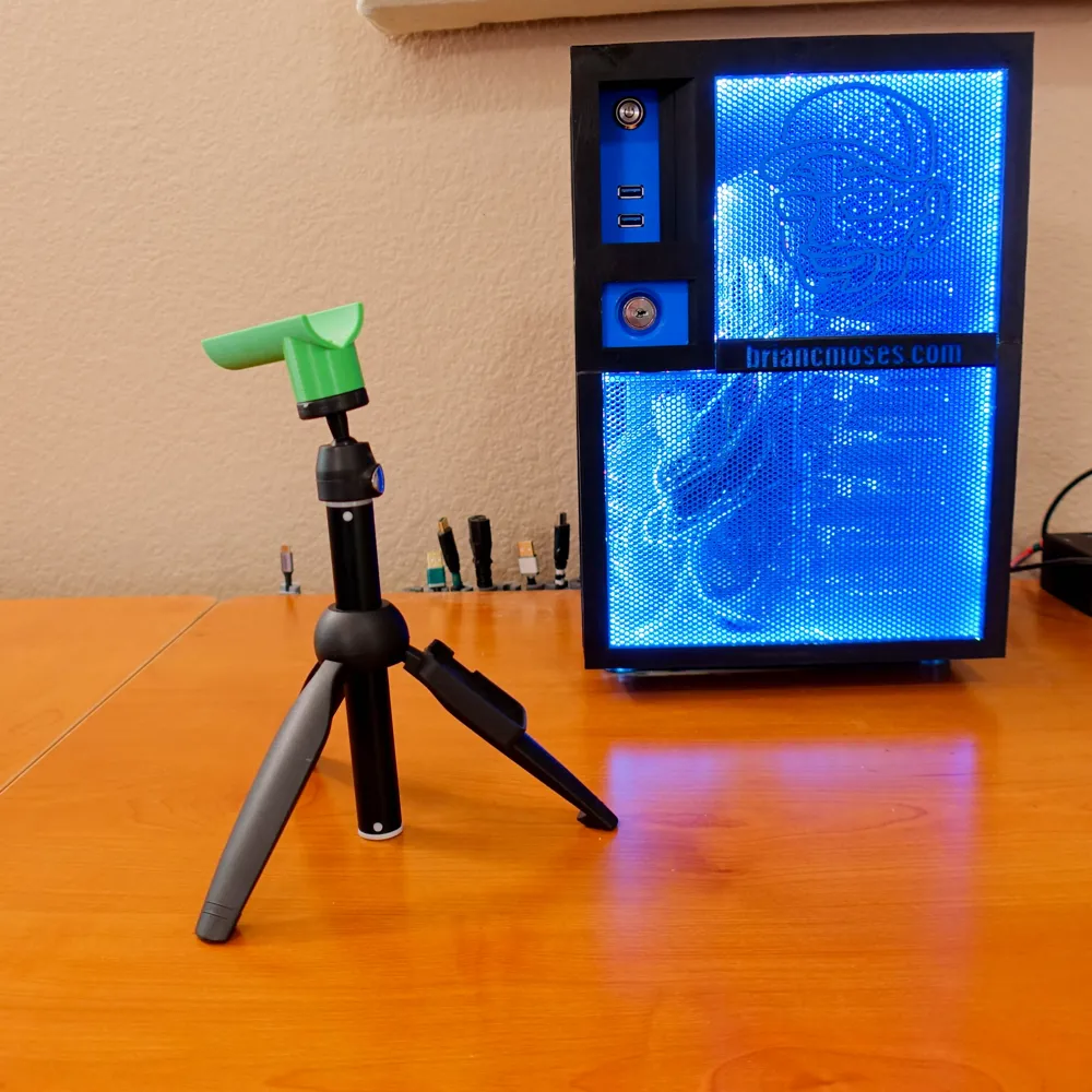 Parametric Tripod Mount for a Flashlight -- Inverted Insert by briancmoses - MakerWorld