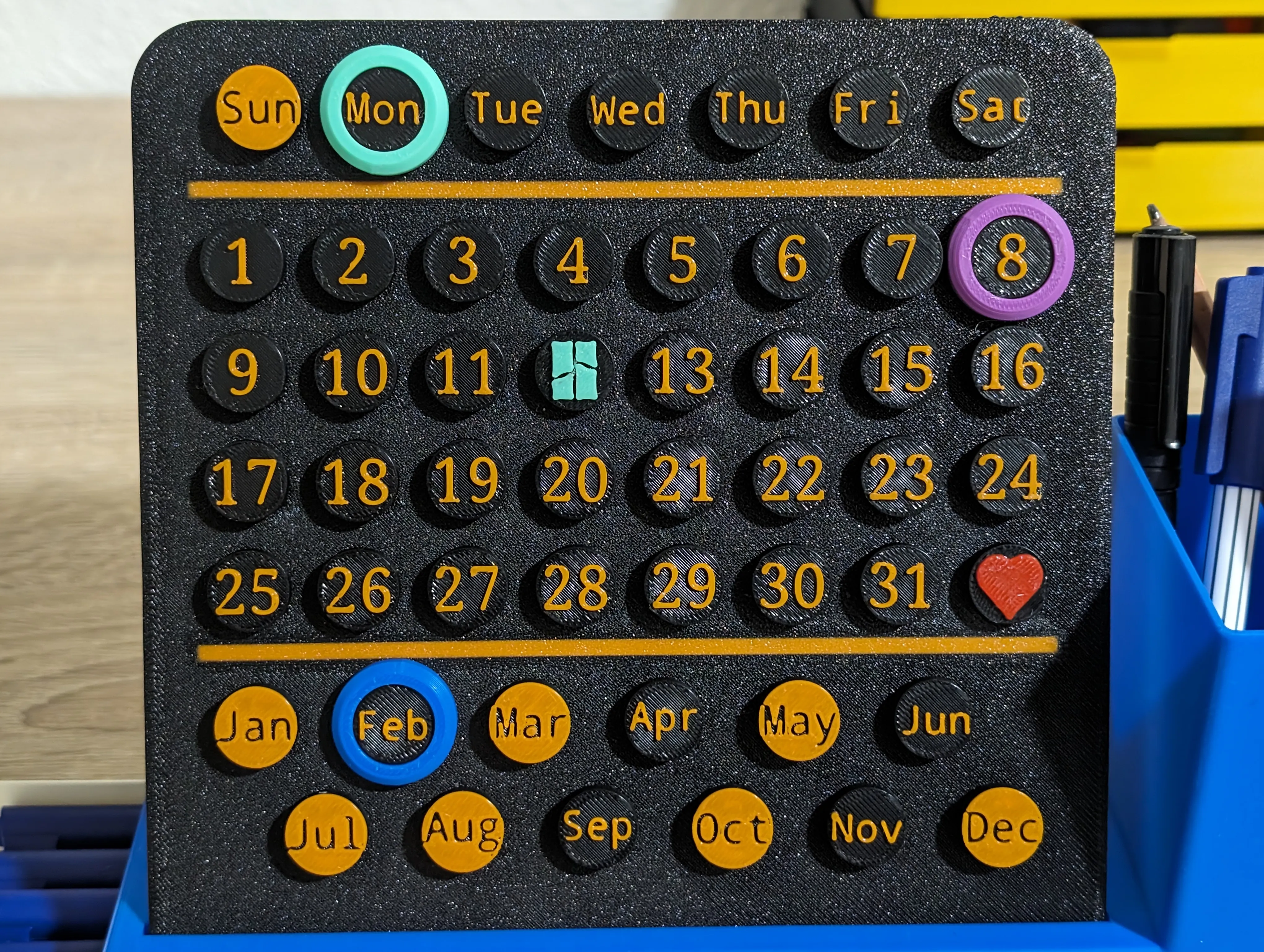 Customizable calendar and desk organizer by G__W__ MakerWorld: Download Free 3D Models