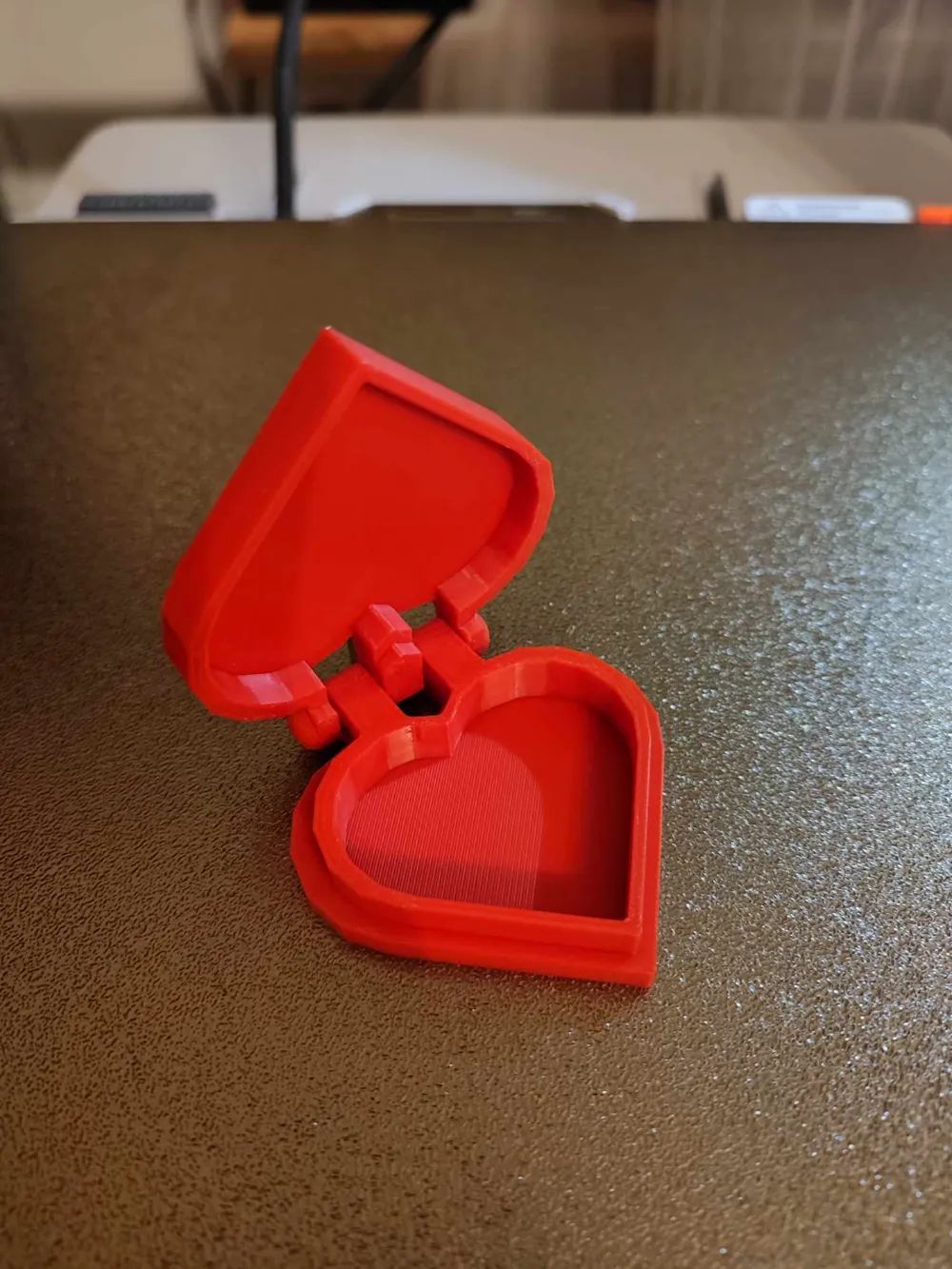 Hinged heart container by ImpacterDIY - MakerWorld
