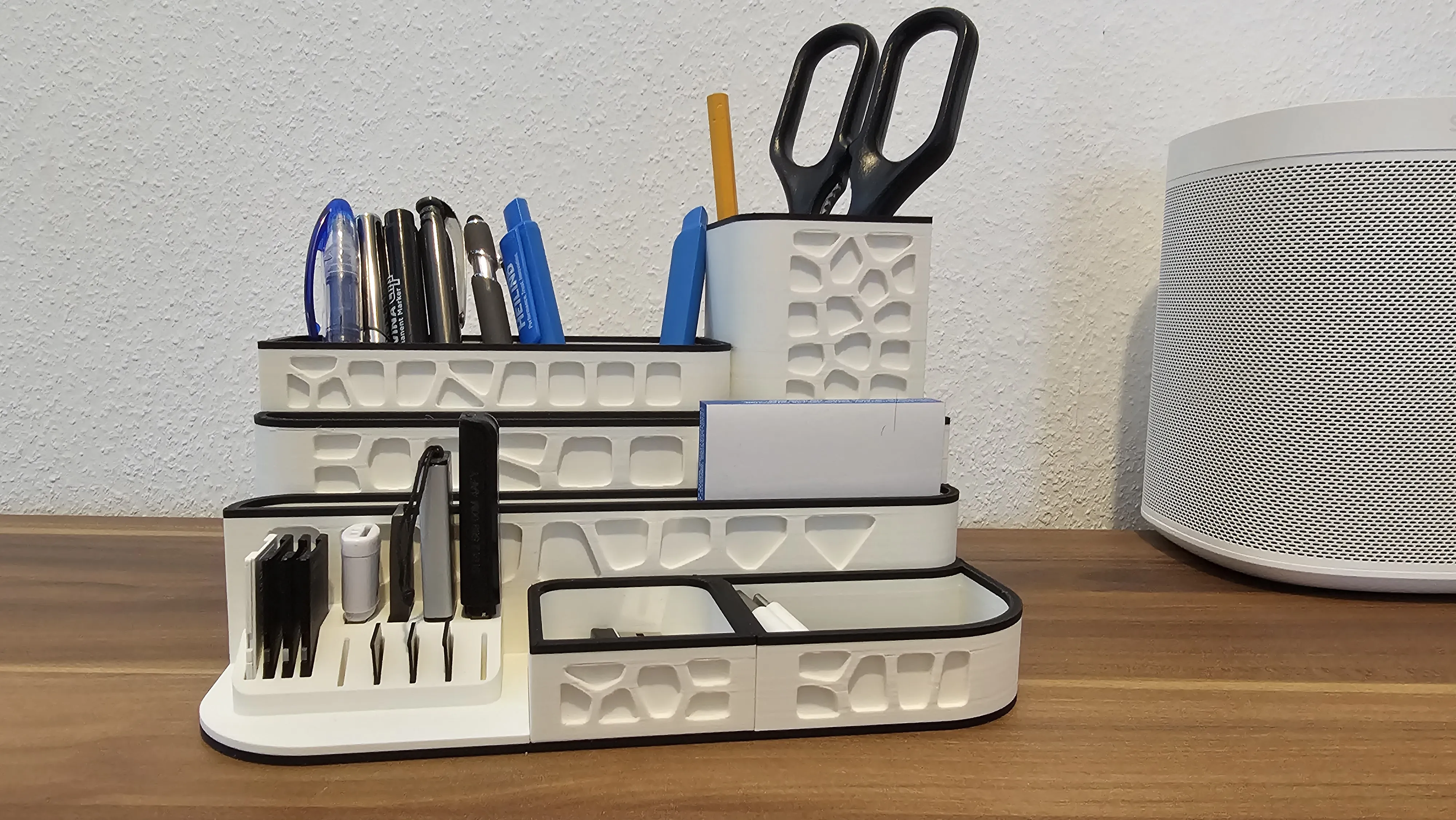 Organizer with Gadget - Free 3D Print Model - MakerWorld