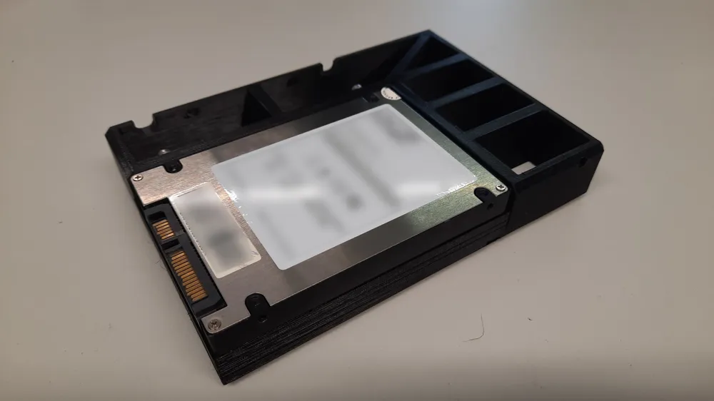 Universal 2.5" to 3.5" HDD / SSD Hot Swap Bay / Backplane Adapter ...