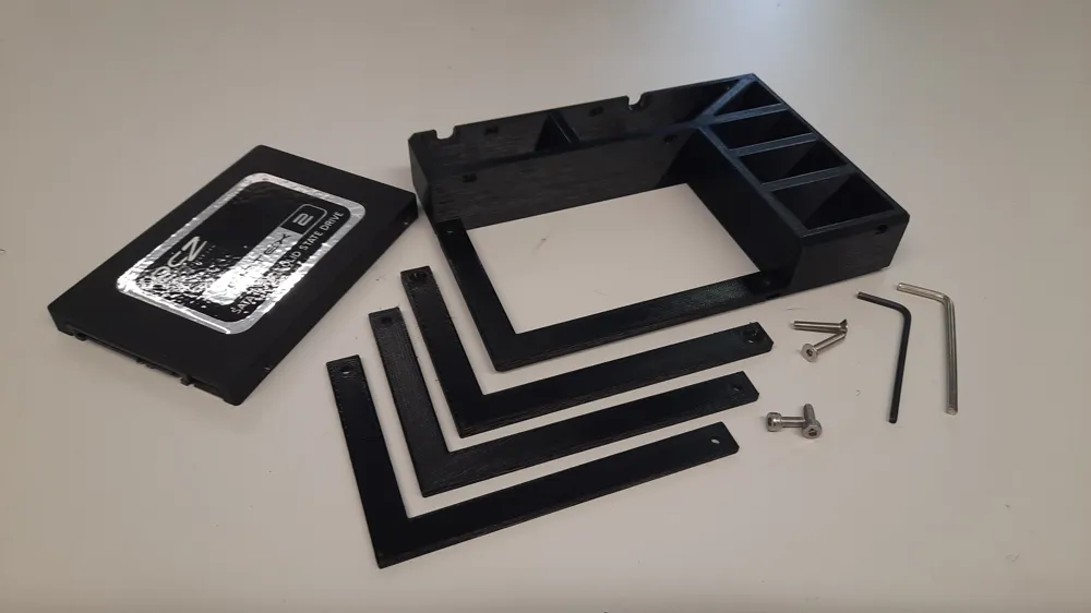 Universal 2.5" to 3.5" HDD / SSD Hot Swap Bay / Backplane Adapter ...