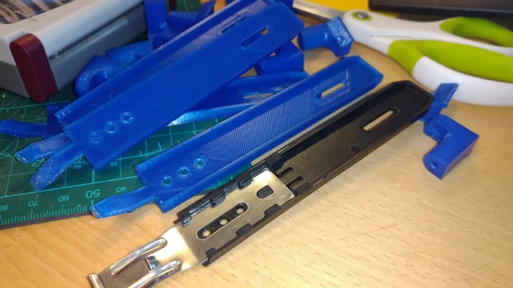 3.5" to 5.25" Bay adapter for hard drives + slider by eried - MakerWorld