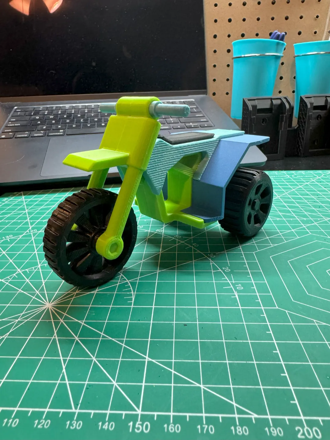 Snowmobile Toy / Model - Free 3D Print Model - MakerWorld