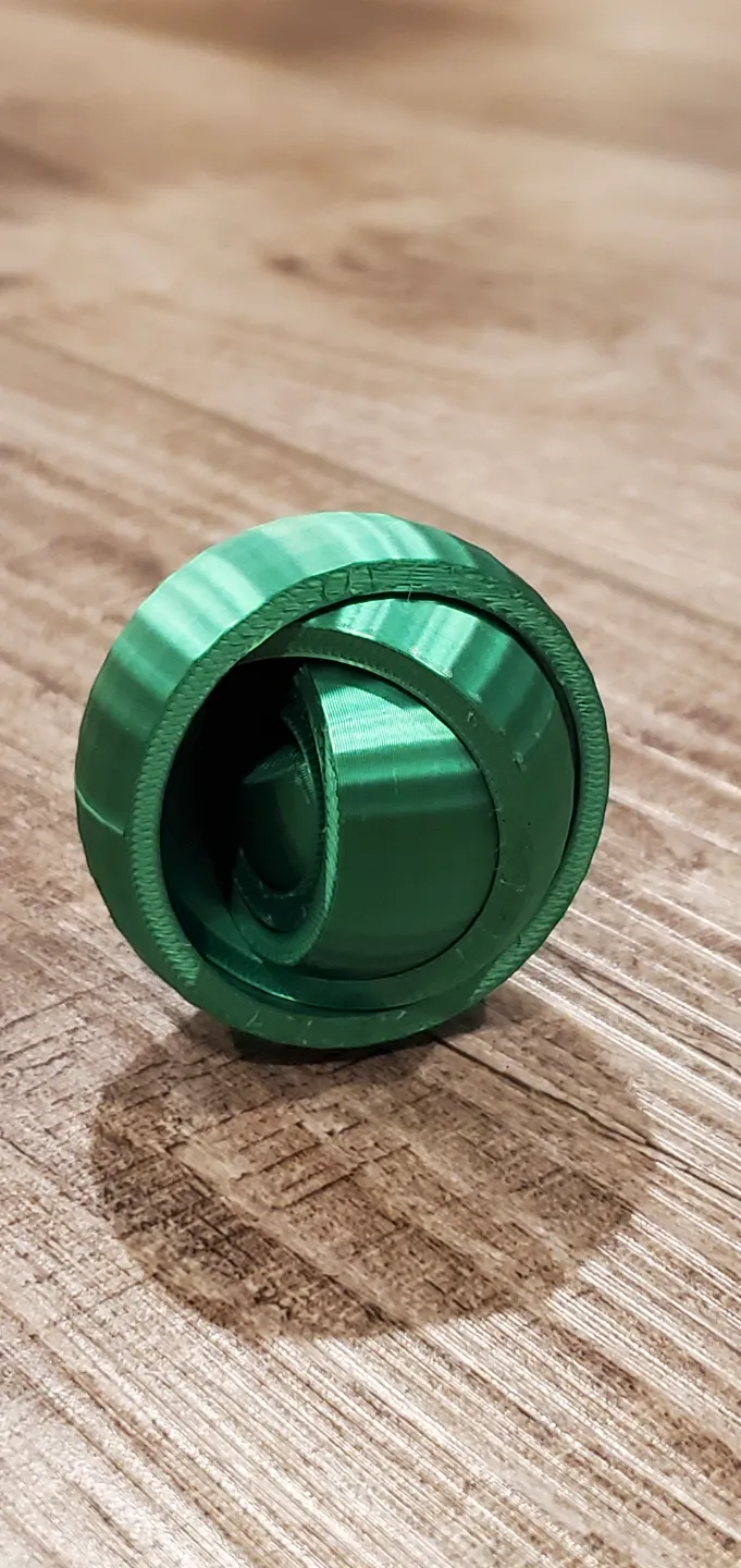 Spinning Fidget by Golden 3D - MakerWorld
