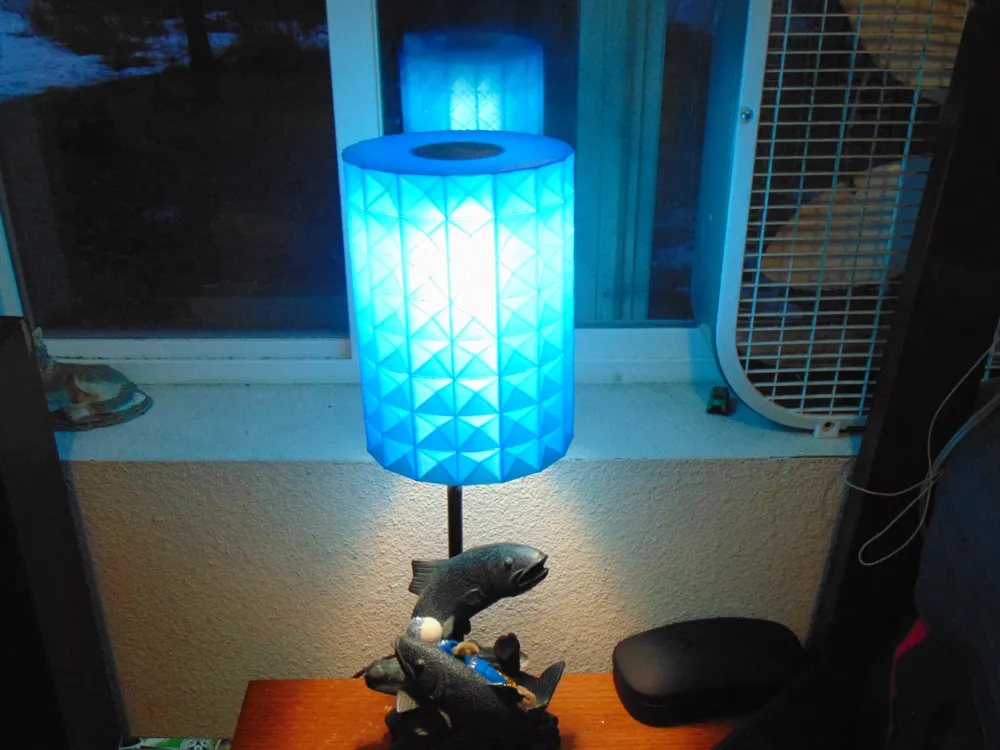 Spinning lampshade by Engineering Feind - MakerWorld