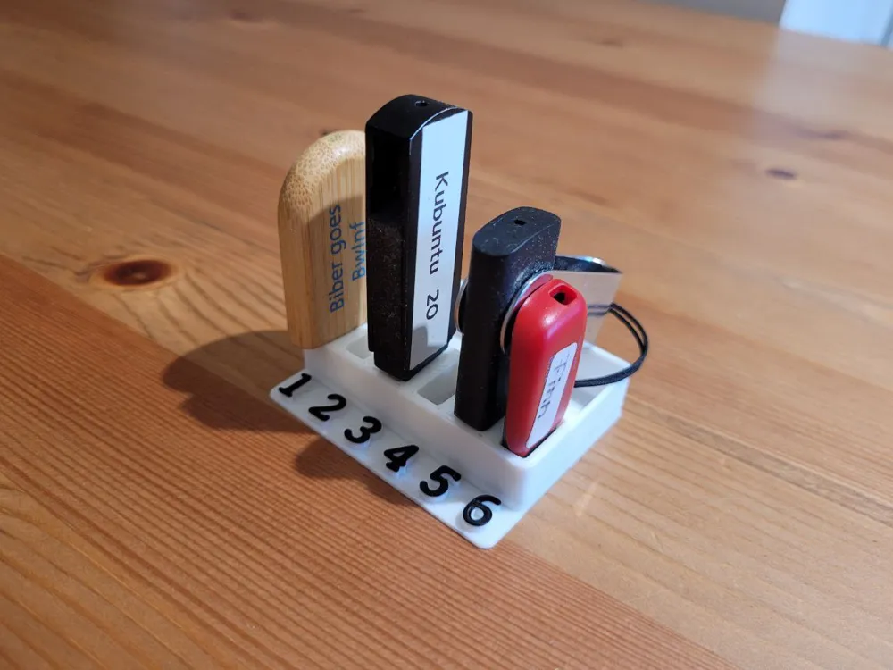 USB Flash Drive Holder with Numbers by finniminni - MakerWorld