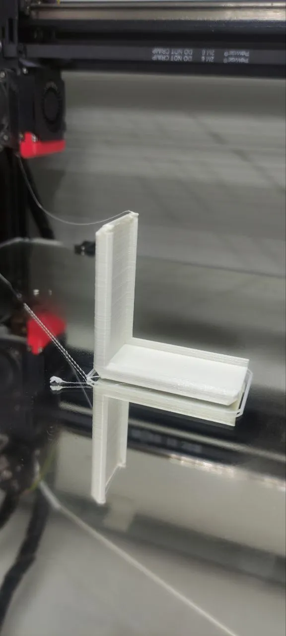 Corner protector for bedside tables . by ljhtom (Javier Hernando ...