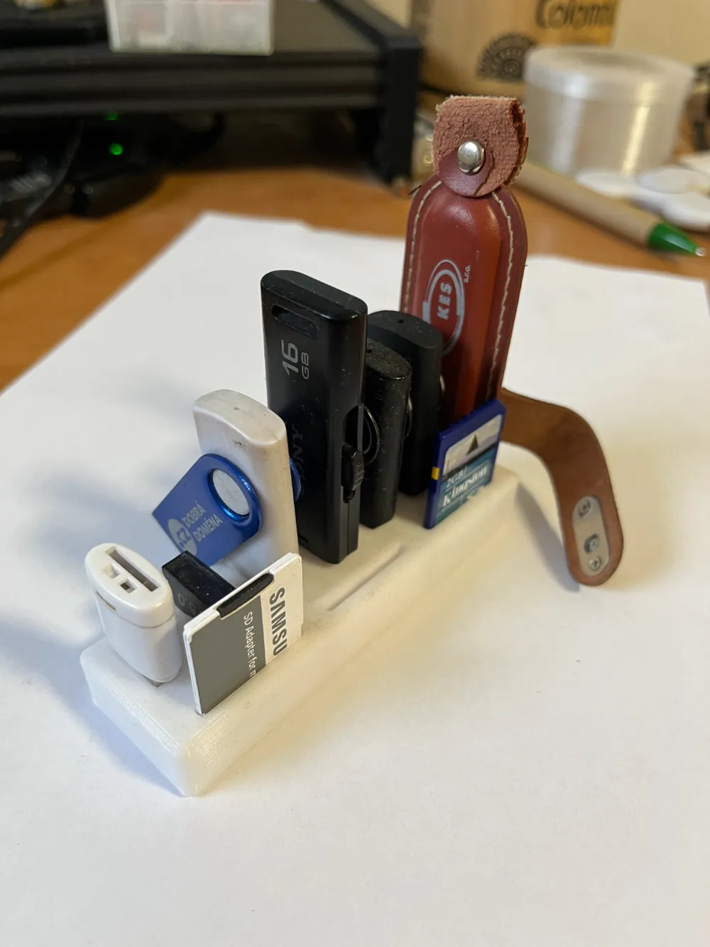 USB stick holder by radim.dubovy - MakerWorld
