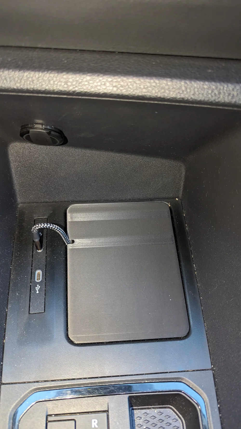 Wireless Charger Upgrade VW Caddy 2022 by Jakob - MakerWorld