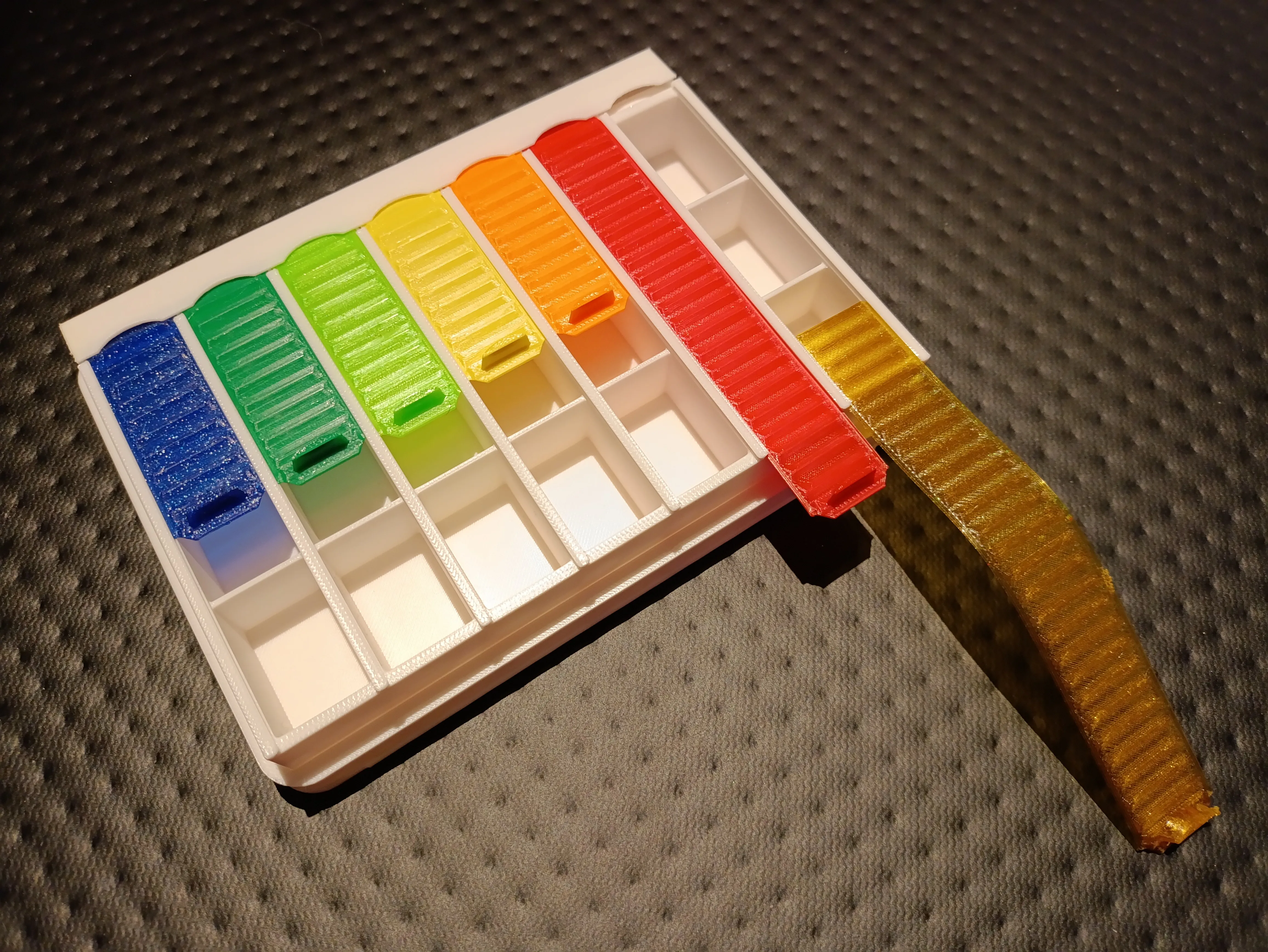 Pill Organizer Weekly Braille sliding doors - Free 3D Print Model ...