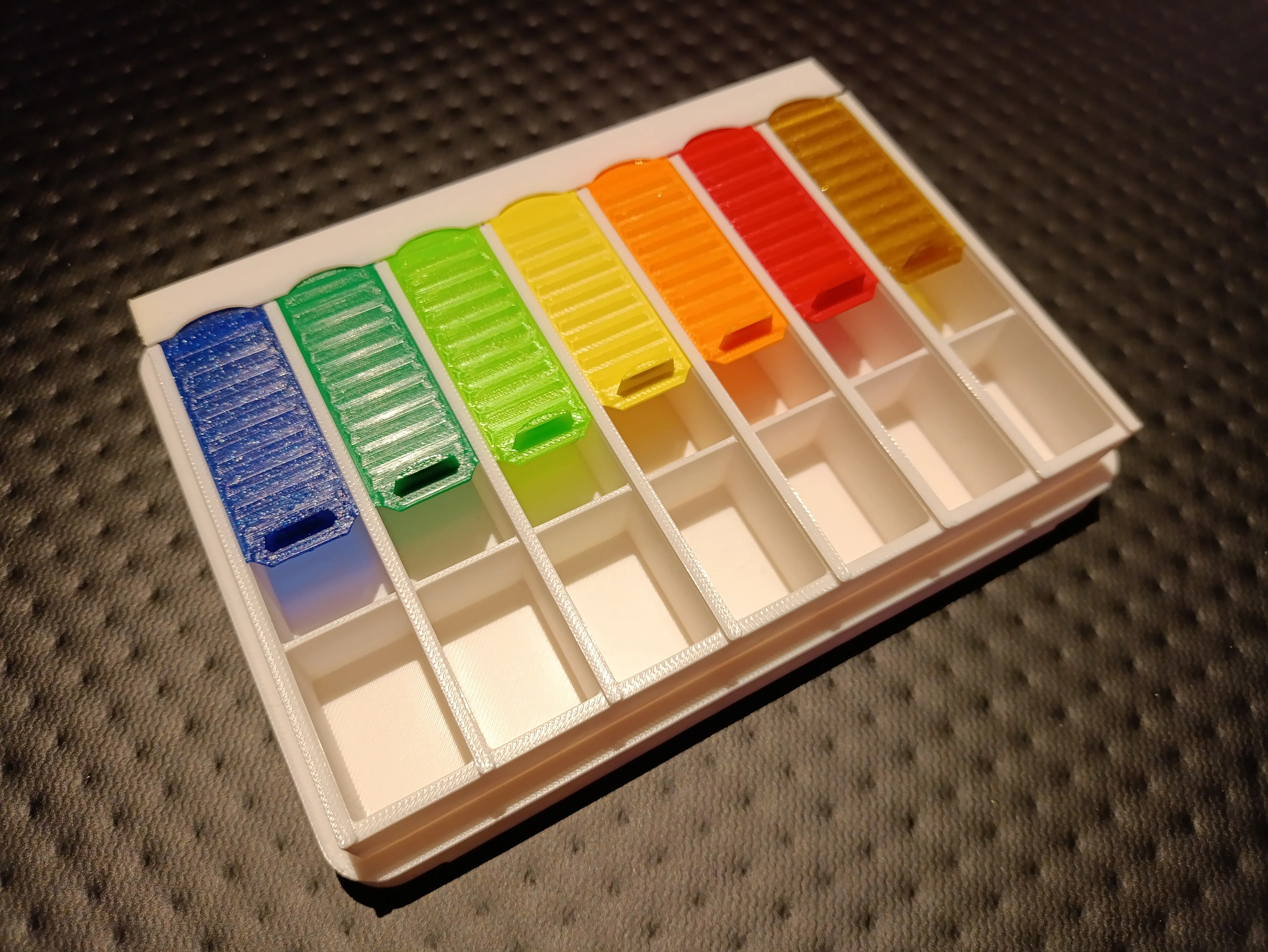 Pill Organizer Weekly Braille sliding doors - Free 3D Print Model ...