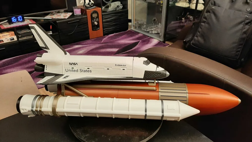 Booster Pack for the Space Shuttle Endeavour by martin.taichl ...