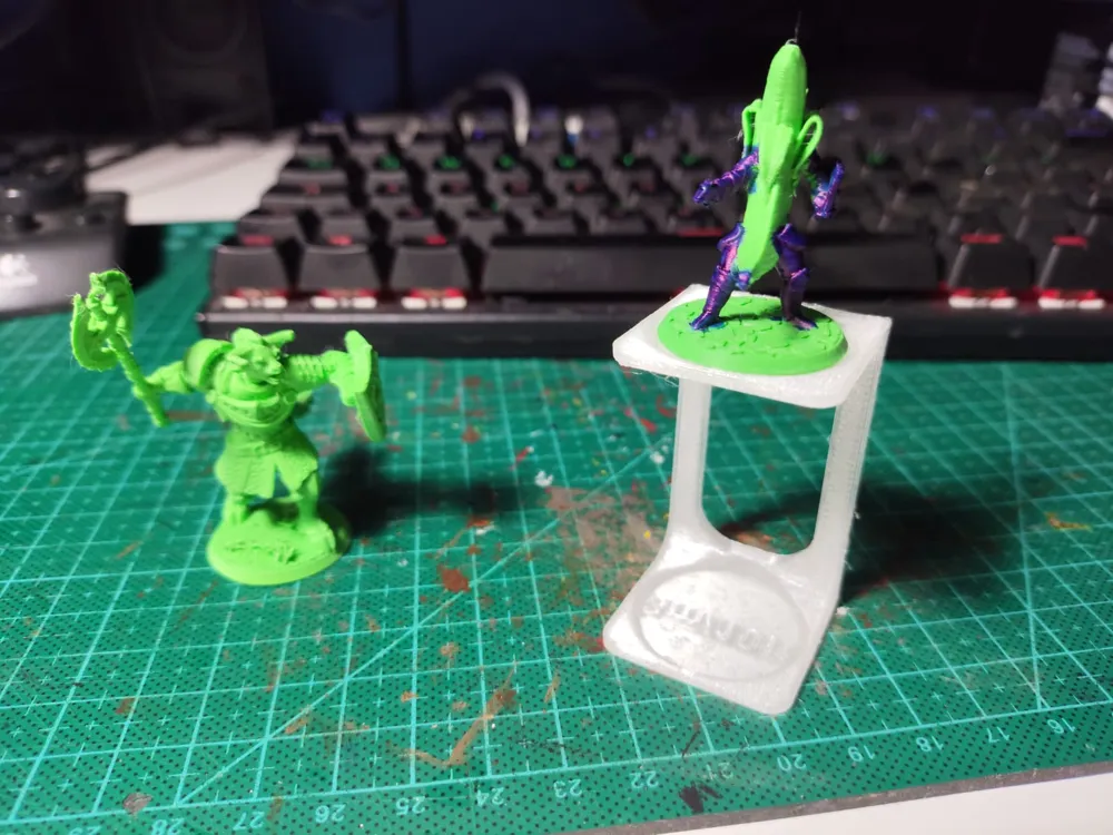 Parametric Fly miniature stand for D&D, Warhammer 40K, Pathfinder by ...