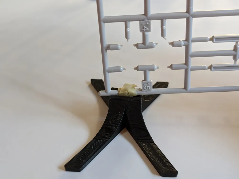 Model Kit Sprue Clip by Greg171 - MakerWorld