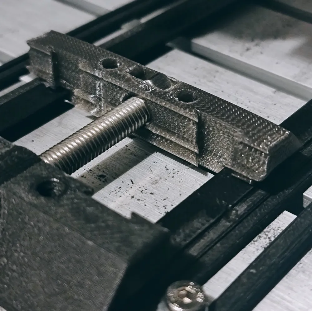Low profile vice for 3018 CNC by Logr47 - MakerWorld