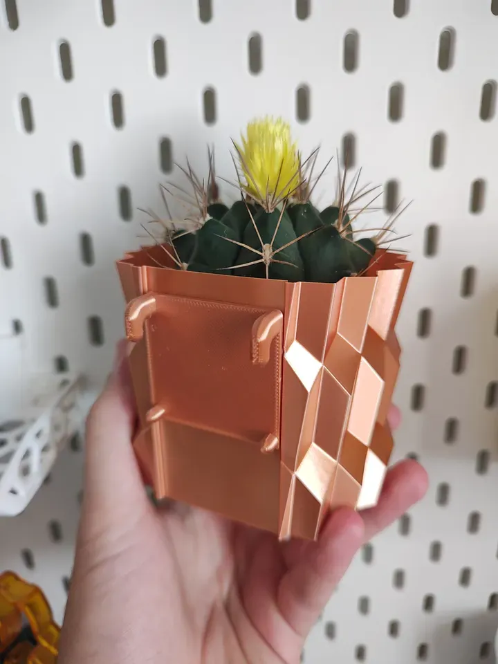 Crystal Chandelier Pot and Planter for Ikea Skadis Remixed by Herroc8 - MakerWorld