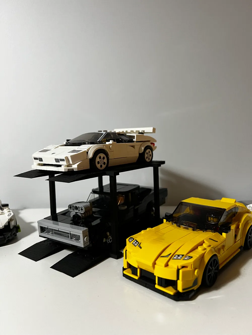 Speed Champions Bricks Car Stand for 2 cars by The_Dimmer - MakerWorld