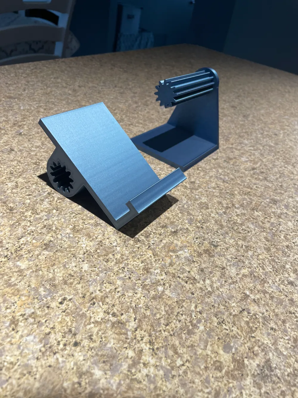 Spur Gear Phone Stand - Adjustable by RB Design - MakerWorld