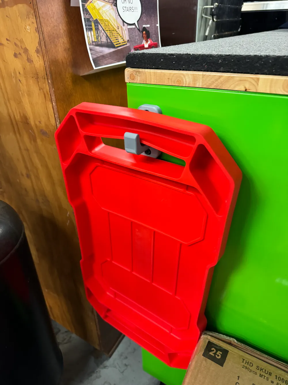 Tool box hook by Dureau - MakerWorld
