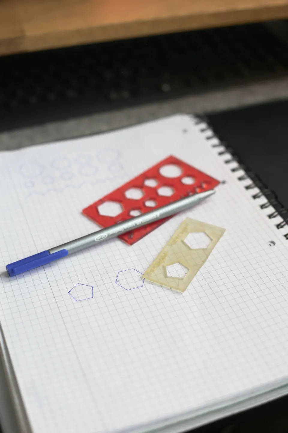3D-Printable Chemistry Ruler / Stencil by André - MakerWorld