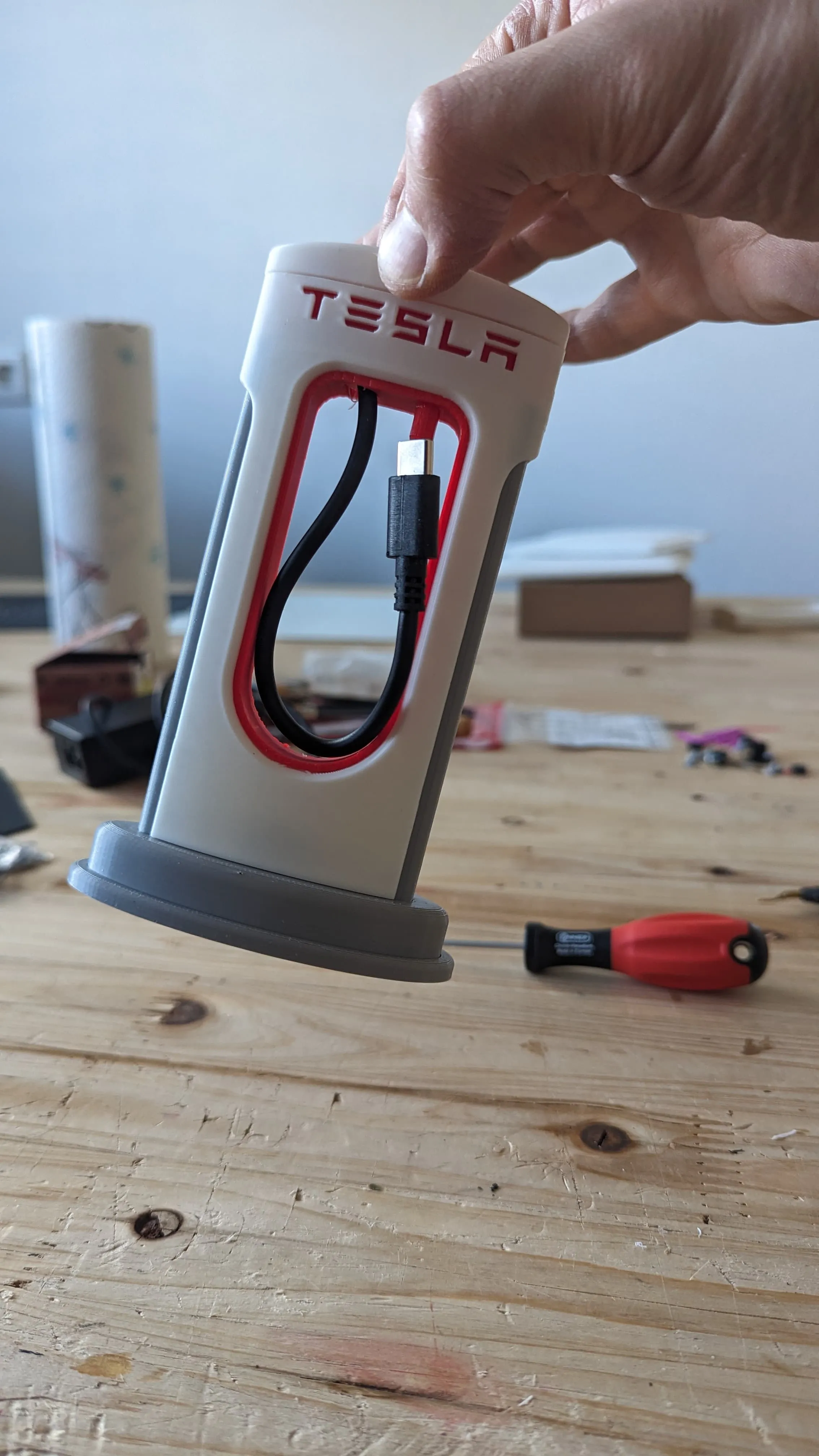 Tesla Super Charger for USB-C - Free 3D Print Model - MakerWorld