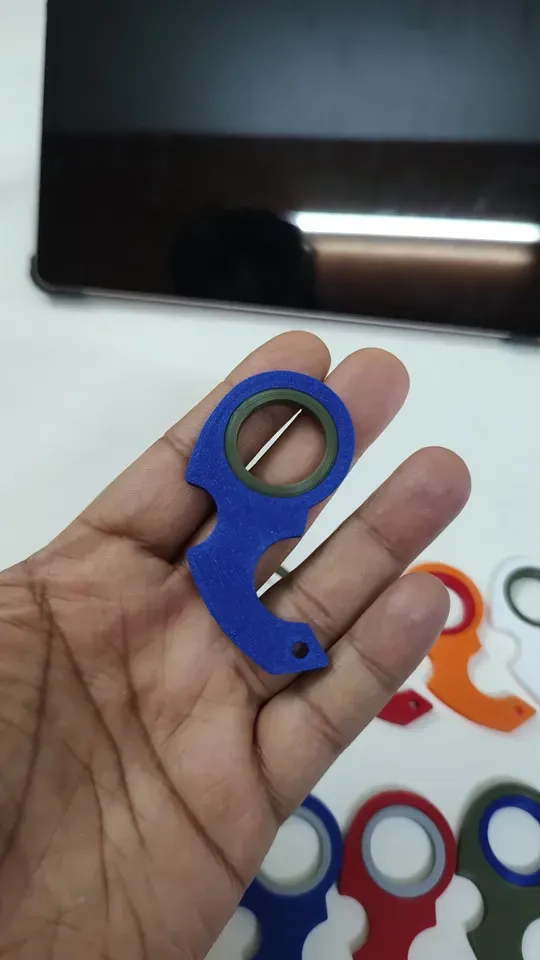 Karambit Spinner Keychain, with no bearing. by MadRajib - MakerWorld
