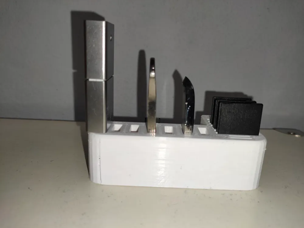 SD card and USB drive stand by Litwil - MakerWorld