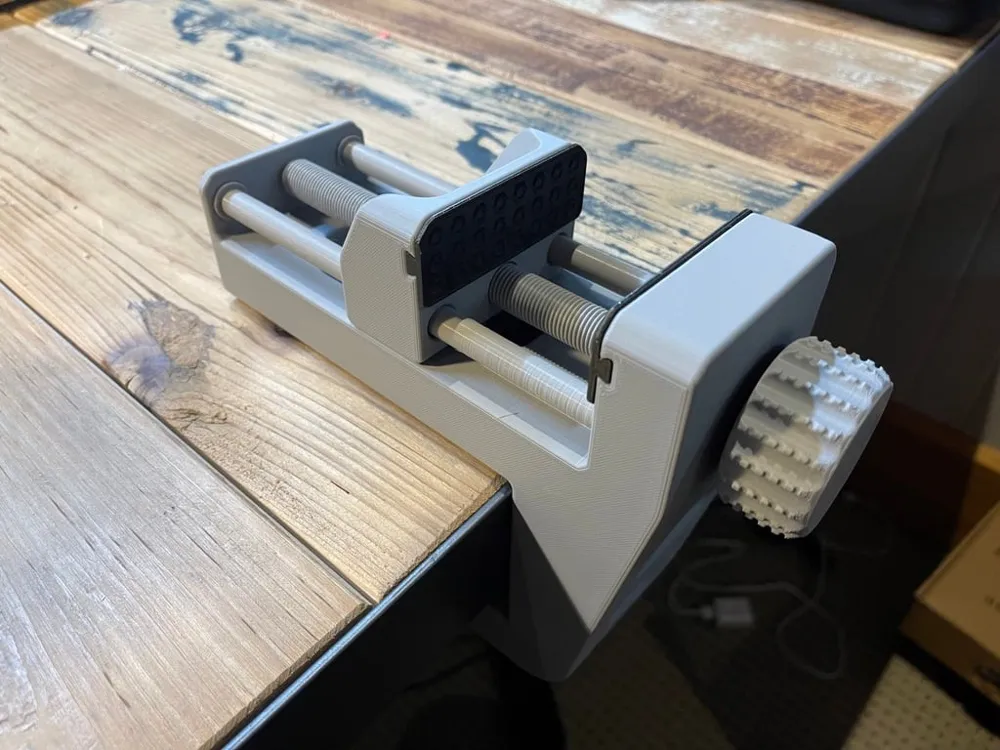 Clamp-On Vise - Fully 3D Printable by Muskoka Research - MakerWorld