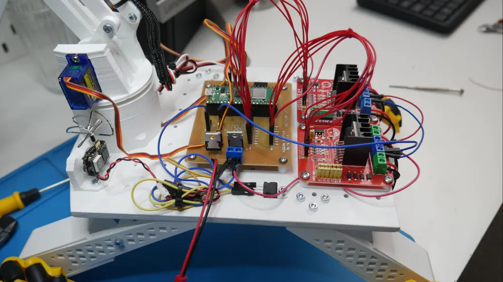 Mini Mars Rover by Nikodem Bartnik - MakerWorld