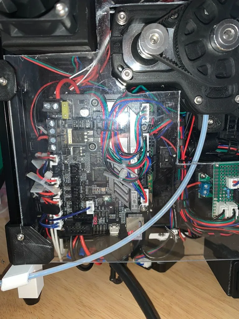 BTT E3 V3 and PI 3B stack mounting on Voron 0.1 by Breexly - MakerWorld