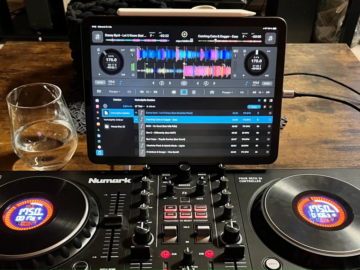 IPad / Tablet / Phone Stand for Numark Controller (Mixtrack Platinum FX ...